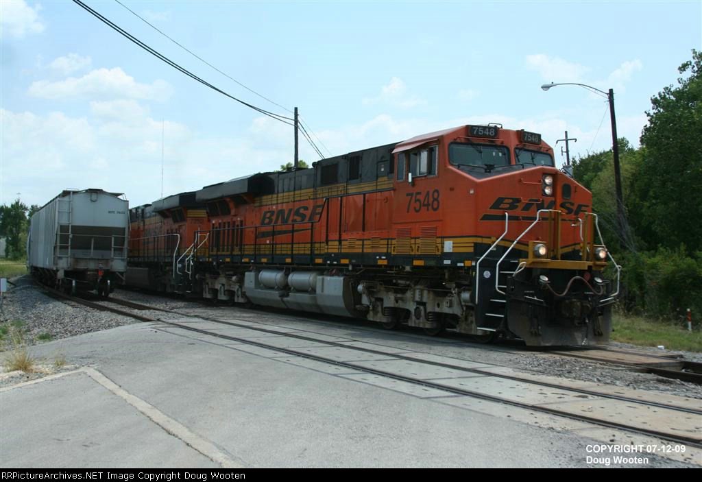 BNSF 7548